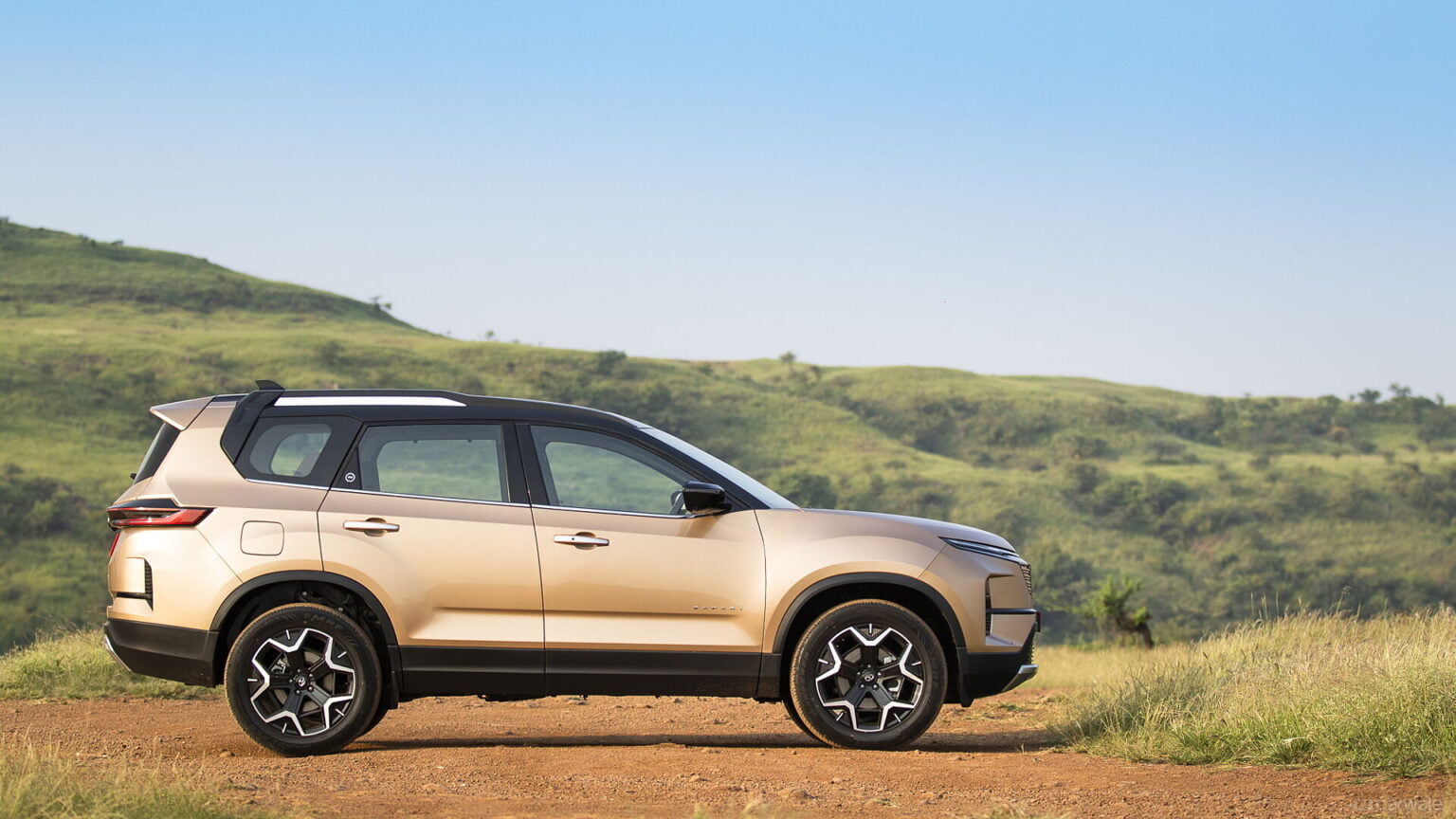 2023 Tata Harrier and Safari Facelift Launched: Check Highlights & Price - Auto Amaze India
